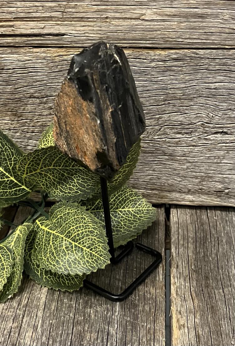 Obsidian Raw stone and stand – The Spirit Orb