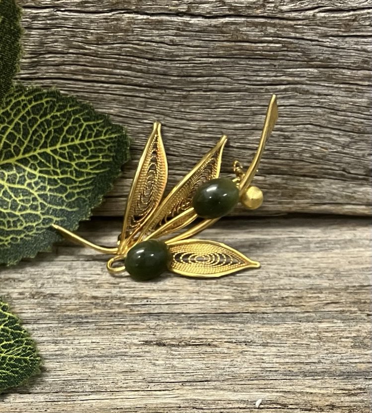 Vintage Jade Broach – The Spirit Orb